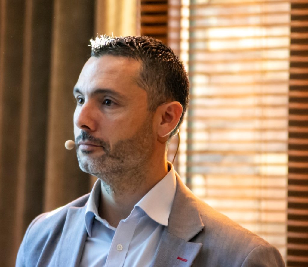 David del Amo: “Esos gestos, realmente vulgares, están fuera de lugar ...